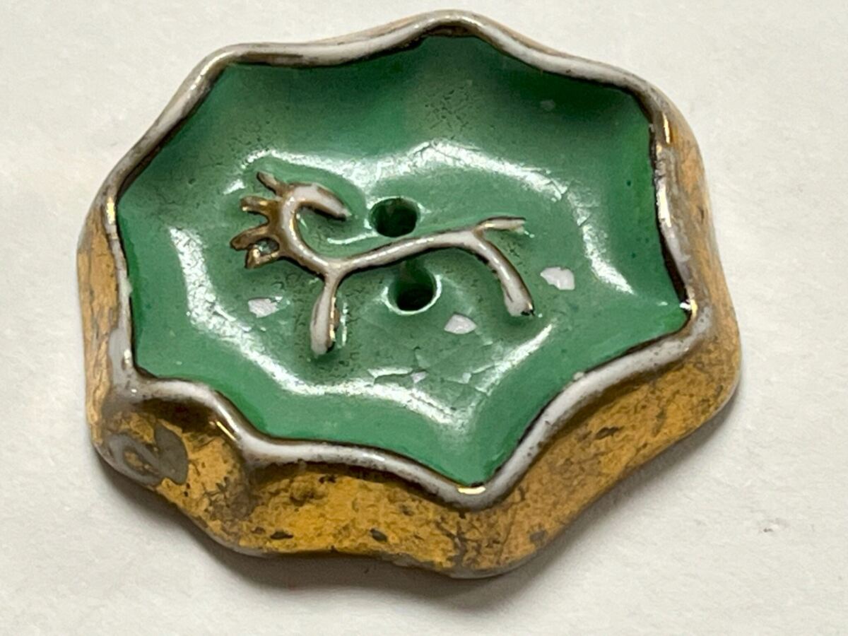 Ceramic Horse: a Couture? – Western Regional Button Association
