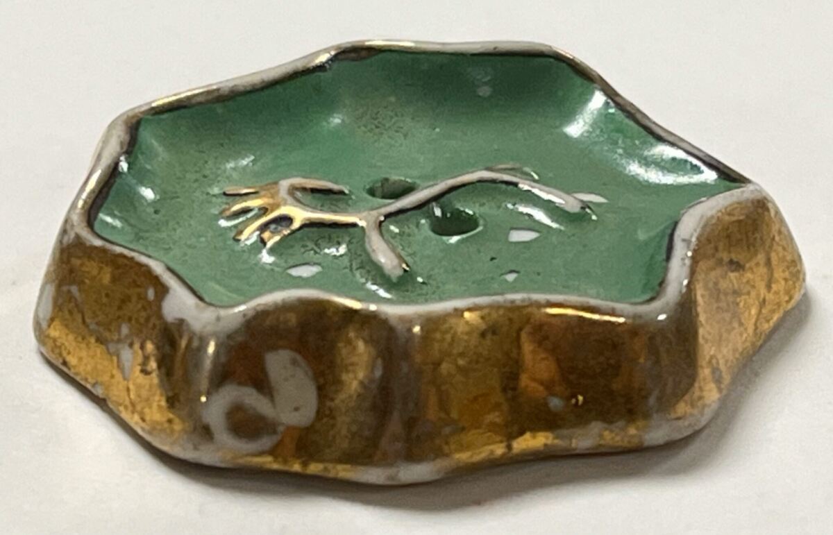 Ceramic Horse: a Couture? – Western Regional Button Association